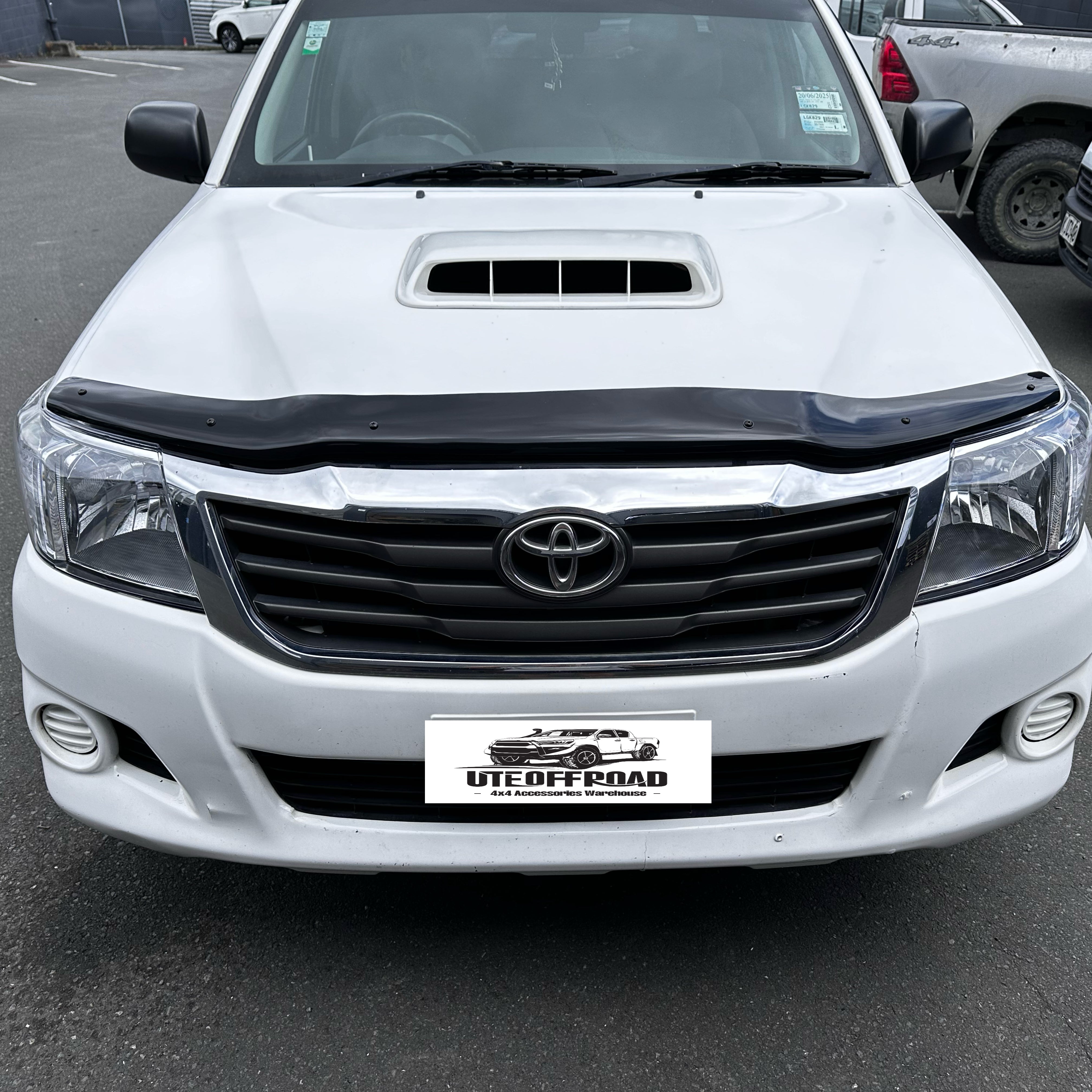 Bonnet Guard Protector Stone Guard Toyota Hilux 2012-2015