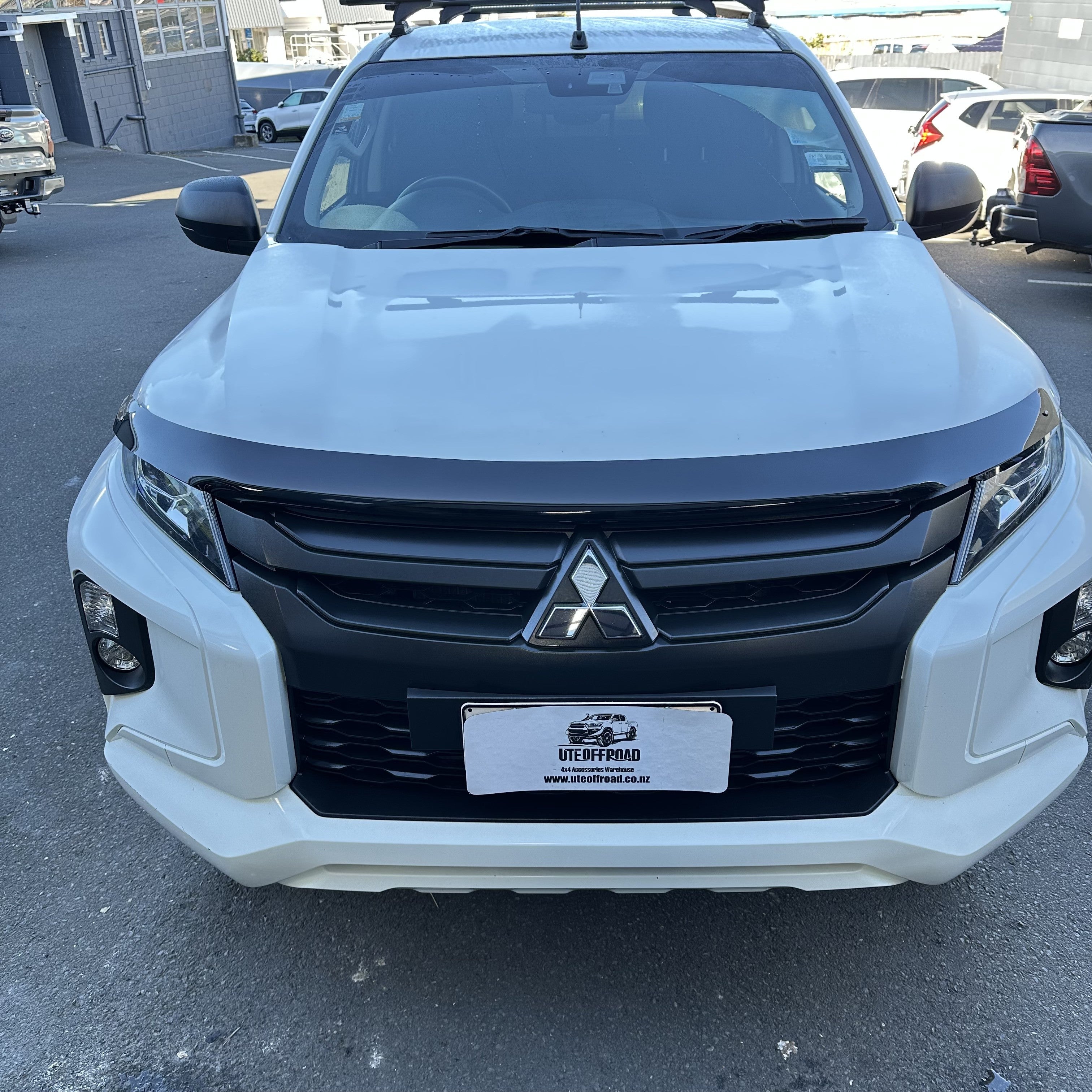 Bonnet Guard Protector Stone Guard Mitsubishi Triton 2019-2023 OEM Sty