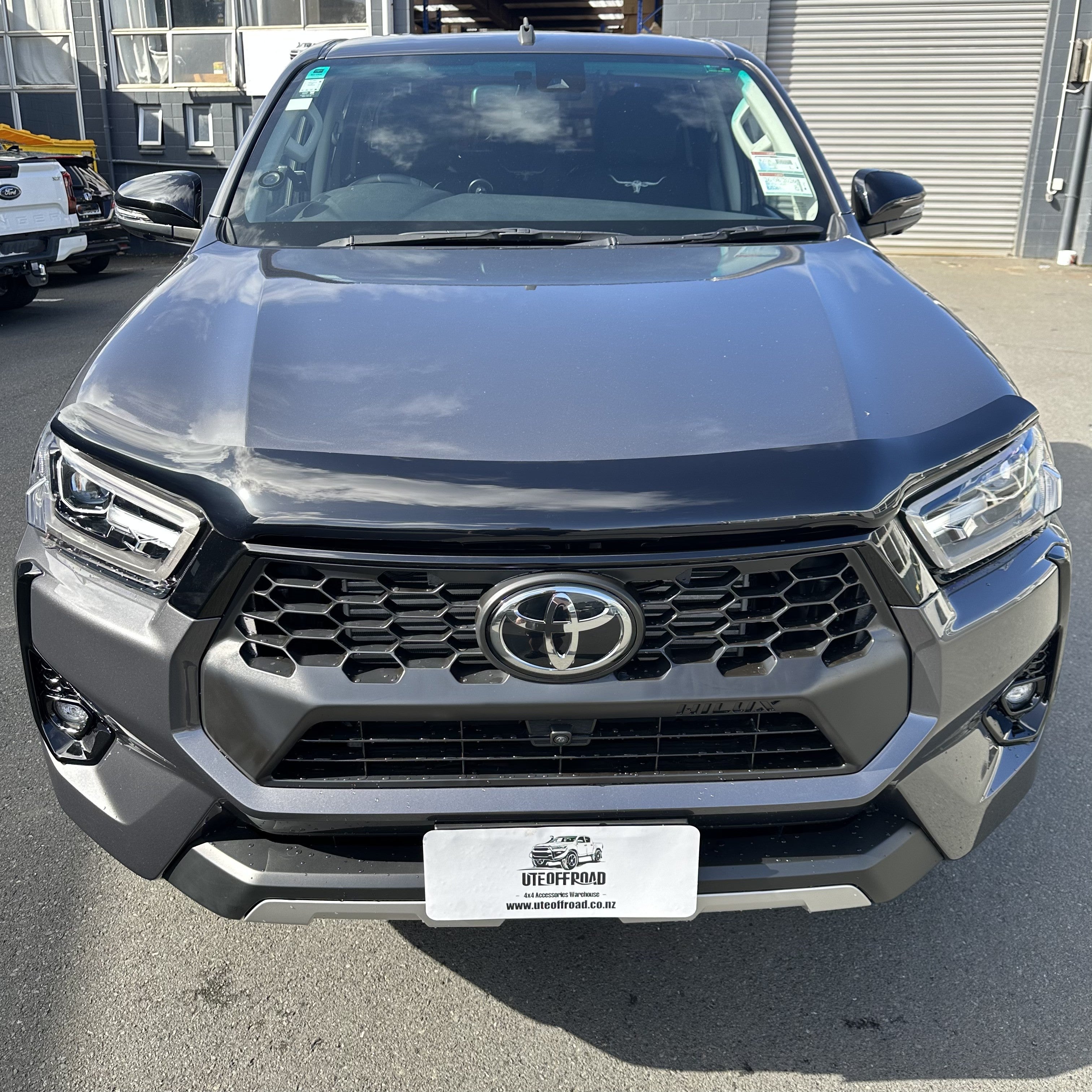 Bonnet Guard Protector Stone Guard Toyota Hilux 2021-2025